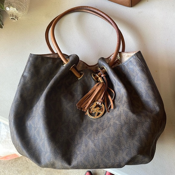 Michael Kors Collection | Bags | Michael Kors Large Purse | Poshmark